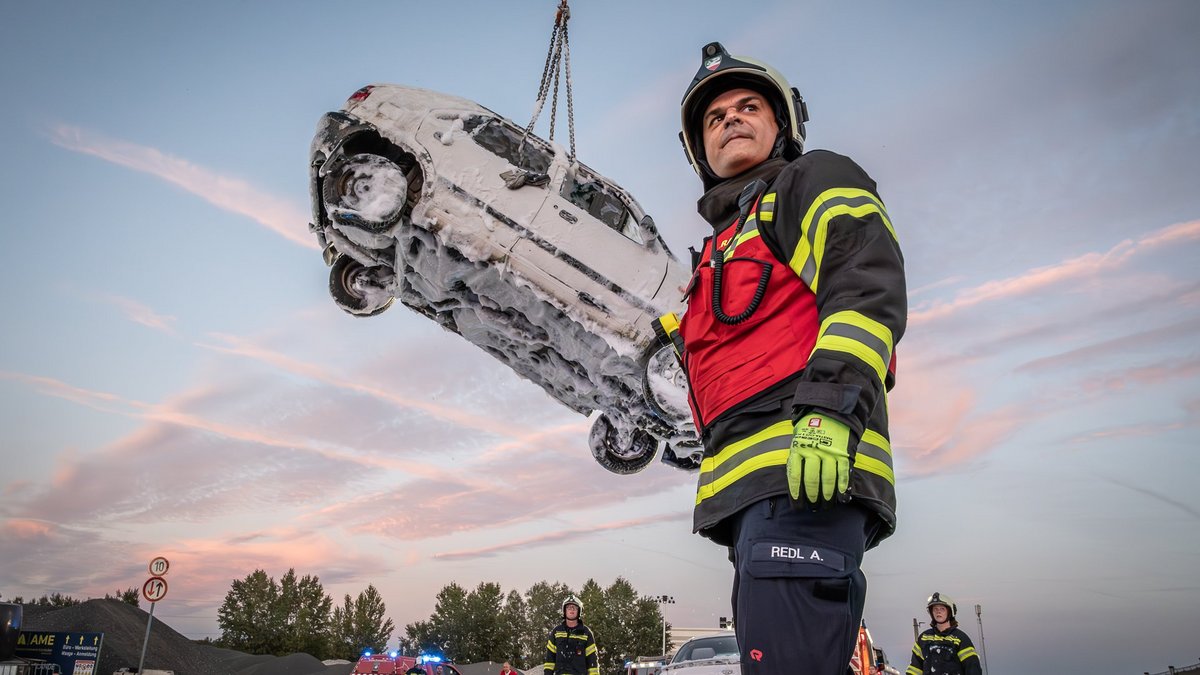 Erfolgreiche Gemeinschaftsübung der Autobahn-Feuerwehren Enns, Haag und ...